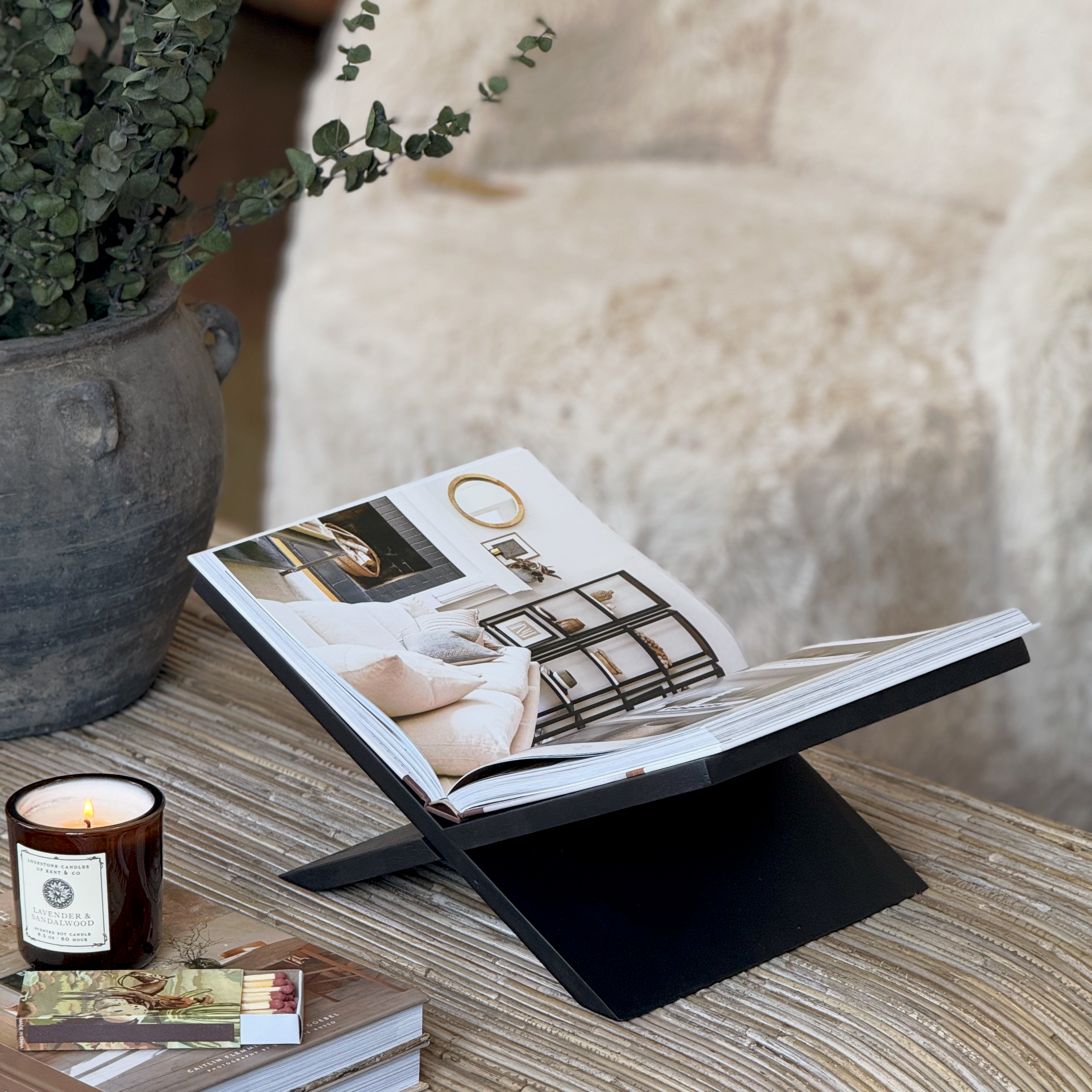 Villa Black Book Stand - Black – Liam & Lana
